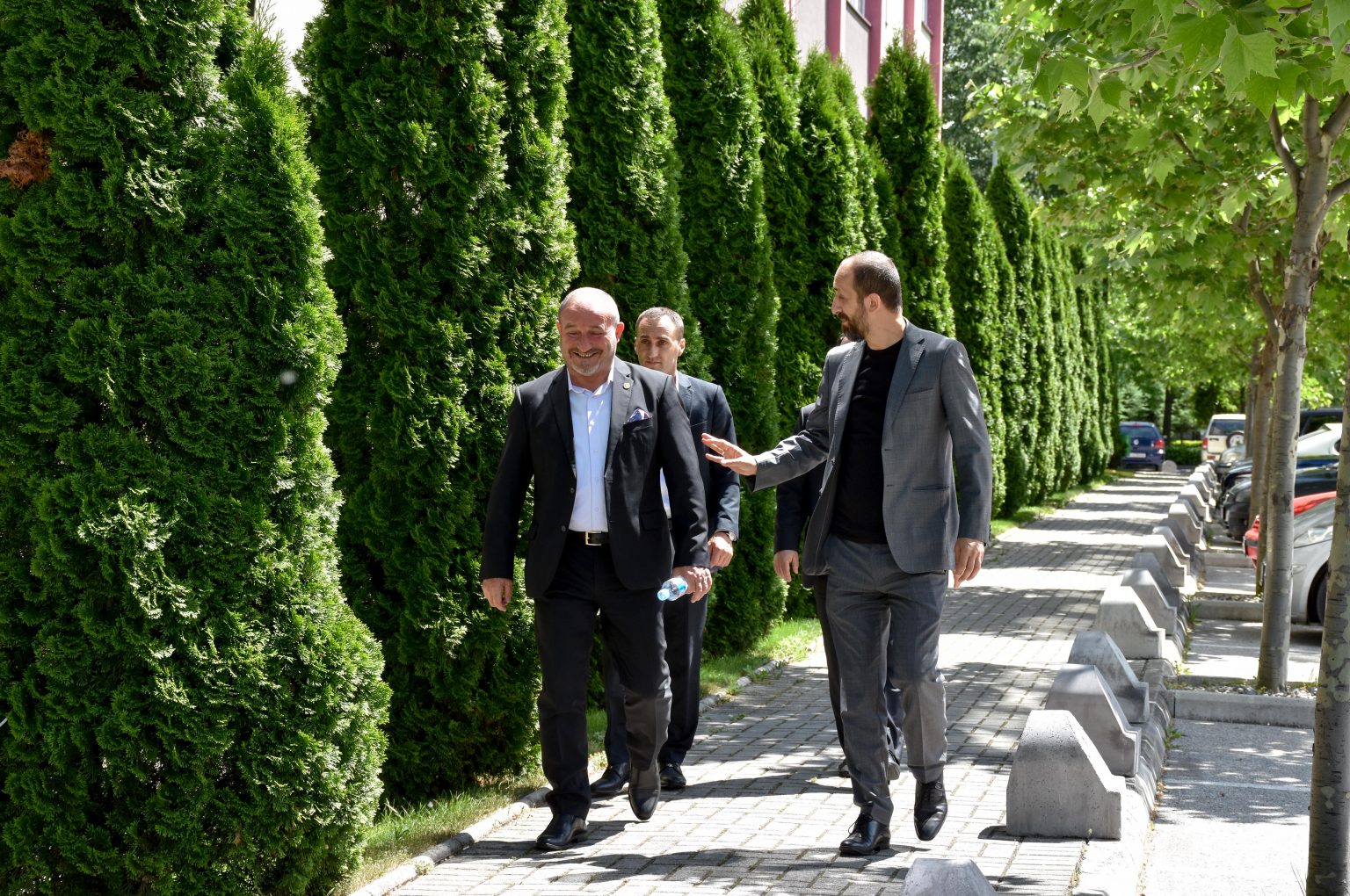 Sekretarët shtetërorë Valmir Aziri dhe Selatin Beluli e vizituan ...